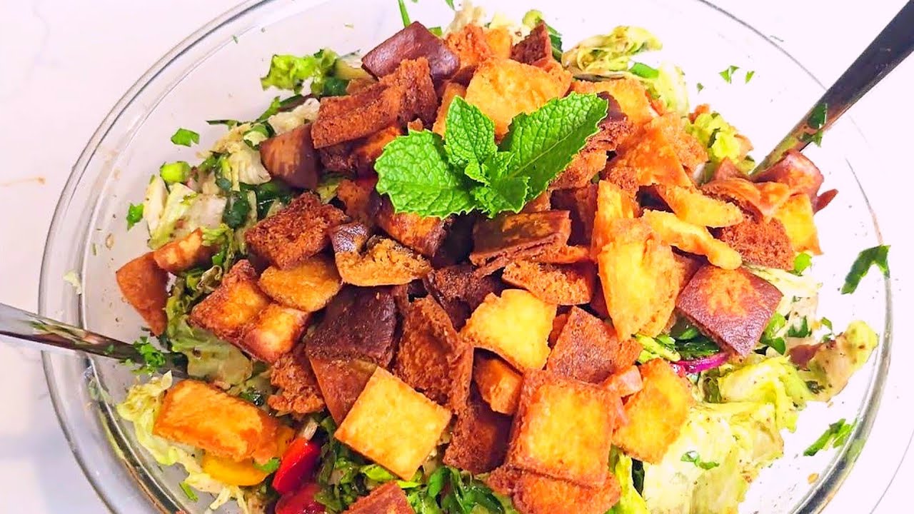 Fattoush Lebanese salad | refreshing fatoush Middle Eastern healthy ...