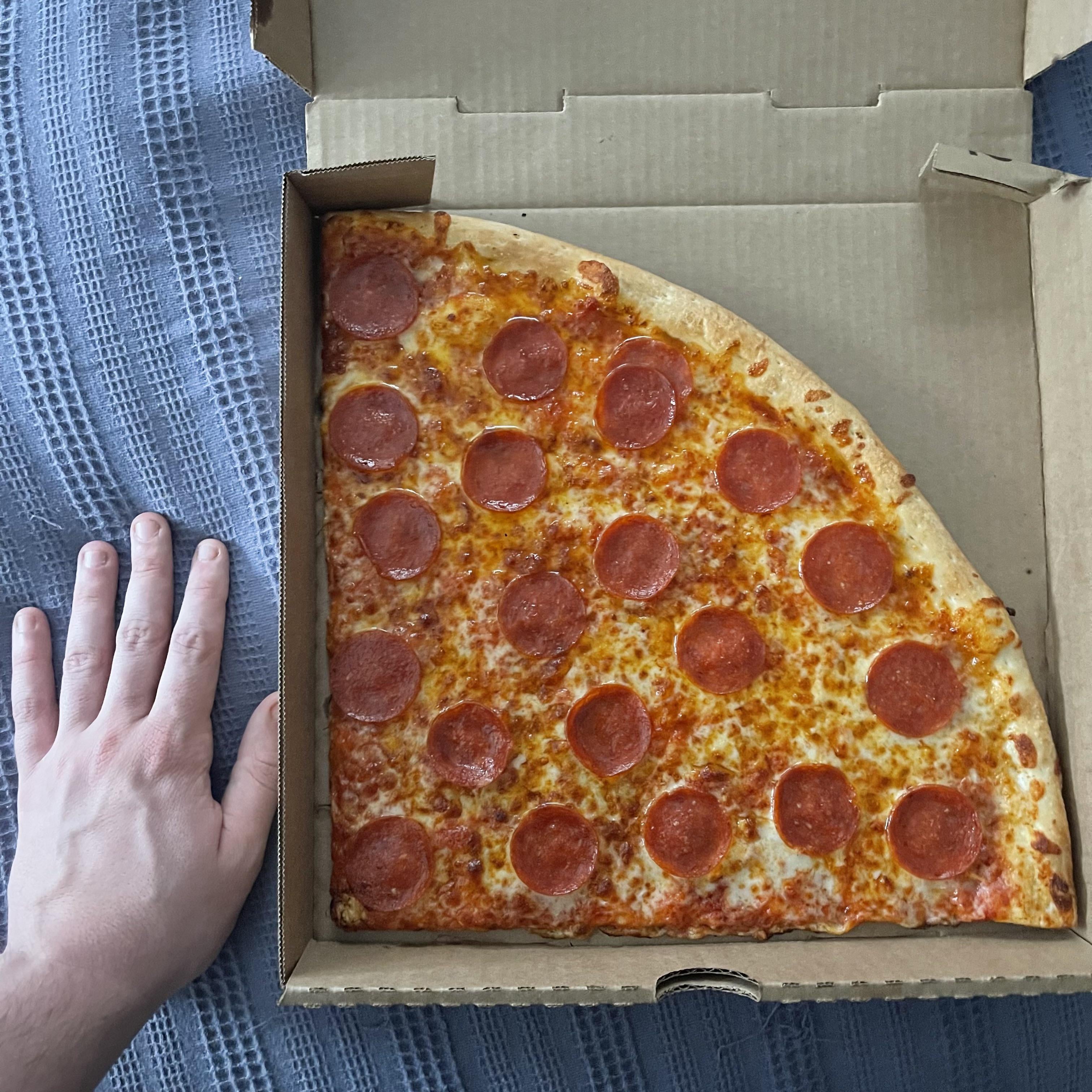 Local place sells a “jumbo slice” that’s a quarter of a pizza - Dining ...