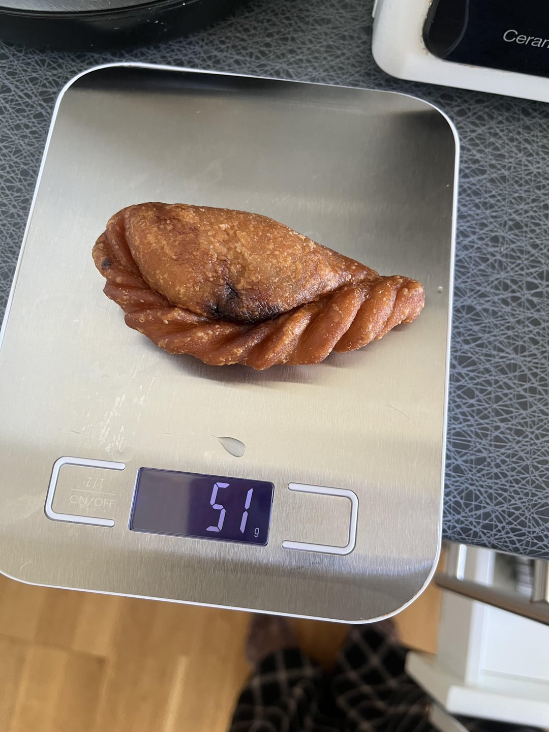 Please help, How many calories would you say is in this meat pie ...