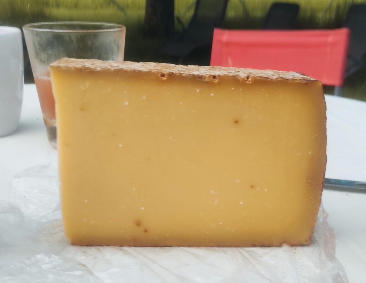 Old Comté for breakfast - Dining and Cooking