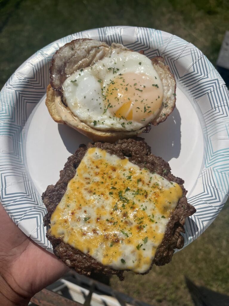 Smashburger for breakfast so I added an egg to it - Dining and Cooking