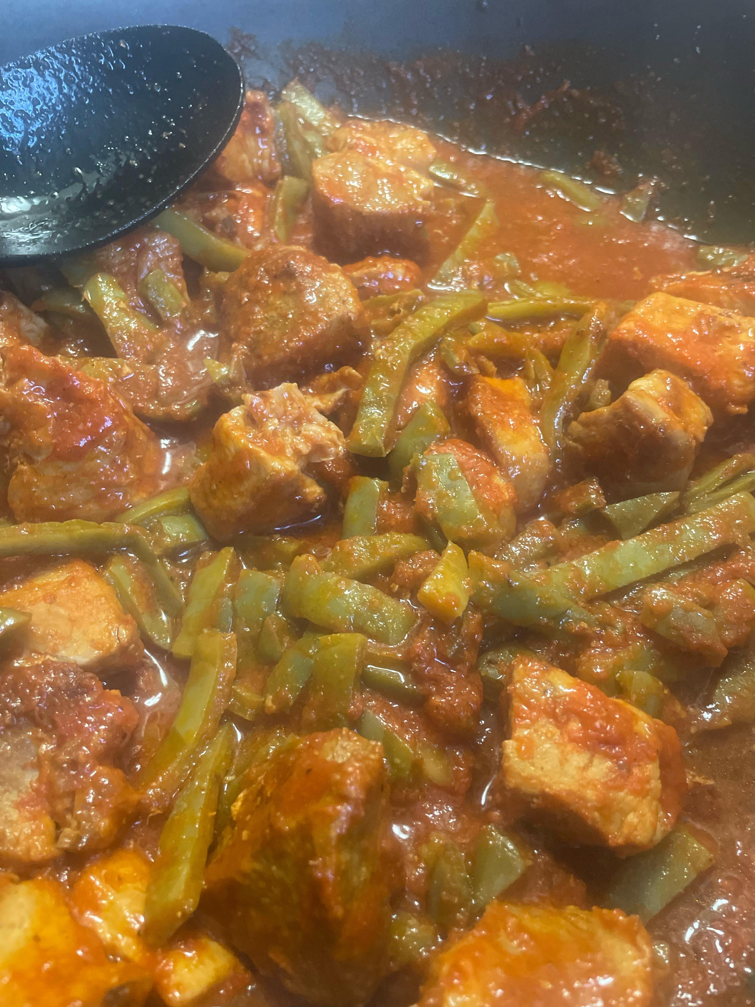 Carne de puerco con nopales en chile rojo - Dining and Cooking