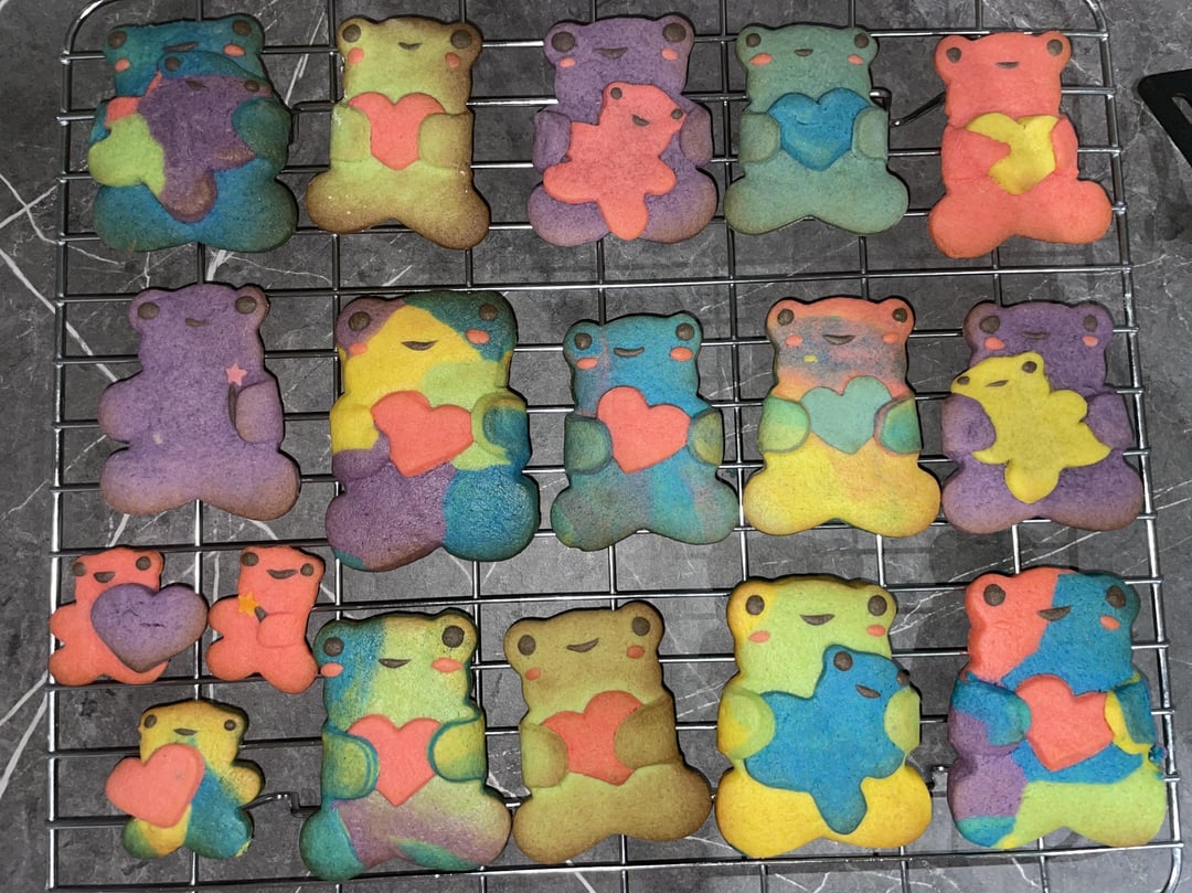 [homemade] frog sugar cookies - Dining and Cooking