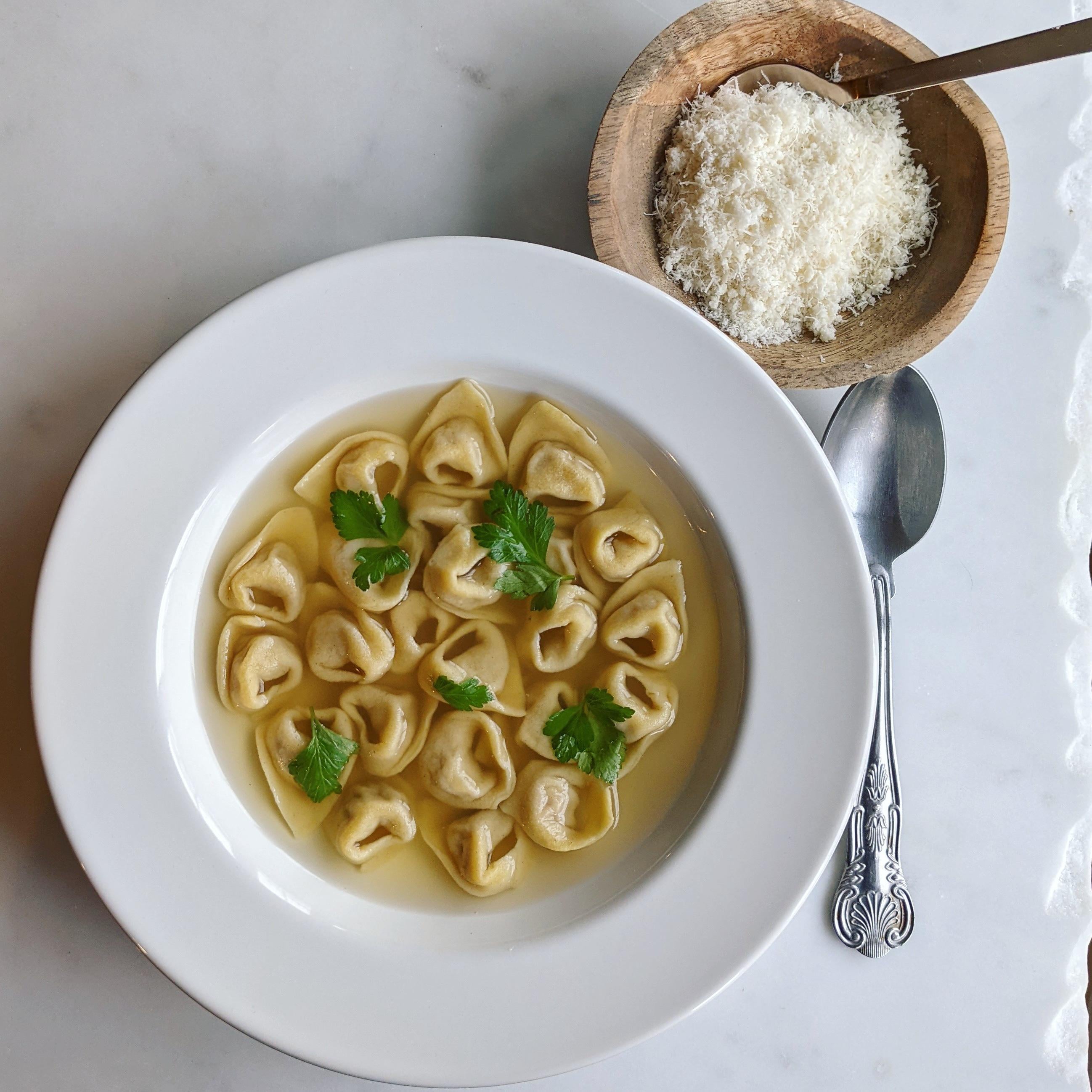 Tortellini en brodo - Dining and Cooking