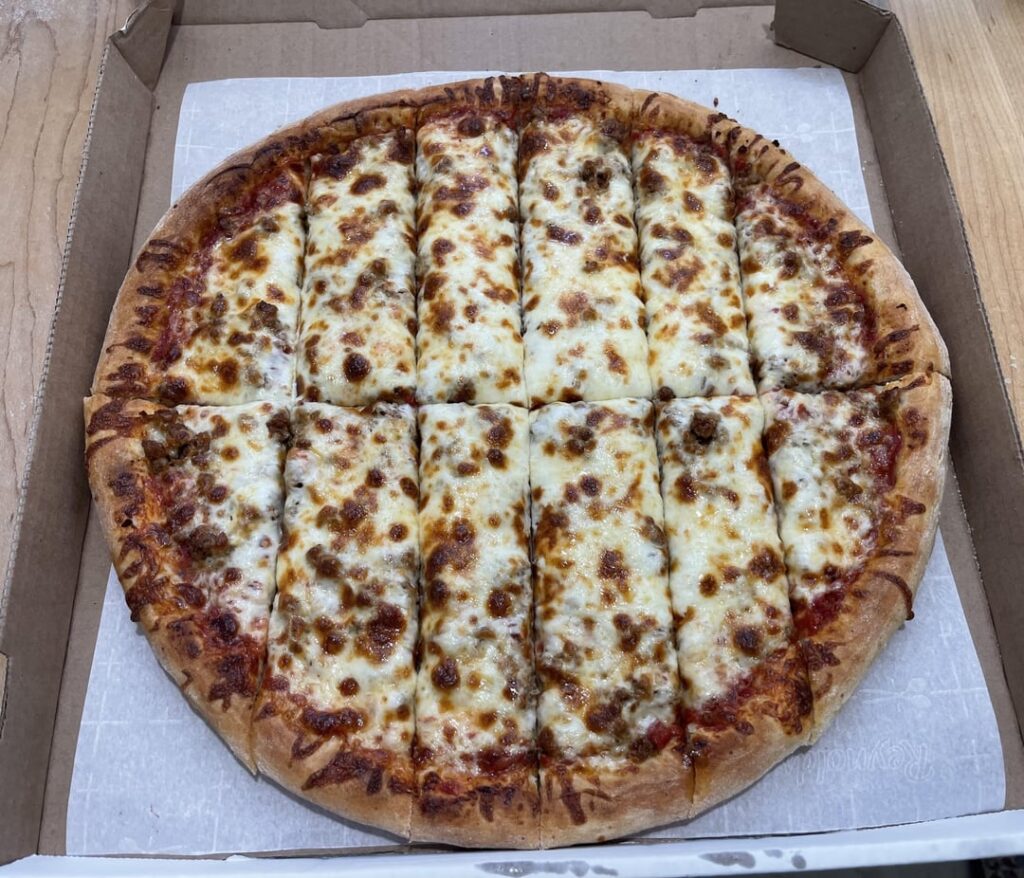 Still experimenting with Quad Cities Style Pizza. I'm likin' it...and ...