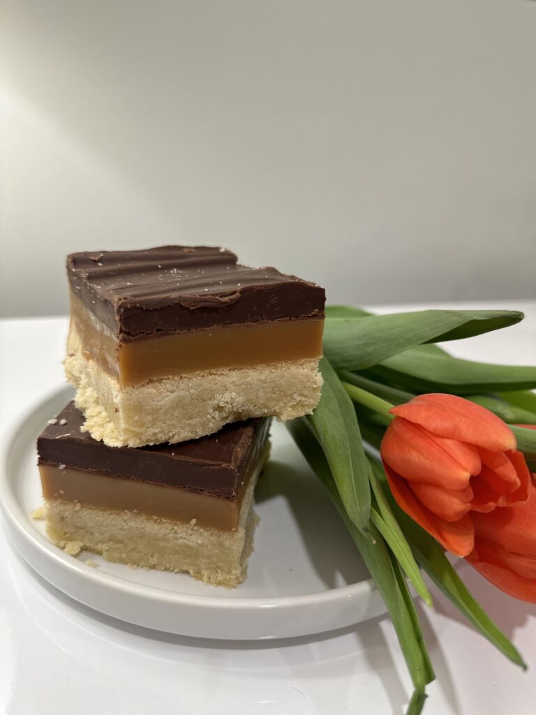 Millionaire Shortbread - Dining and Cooking