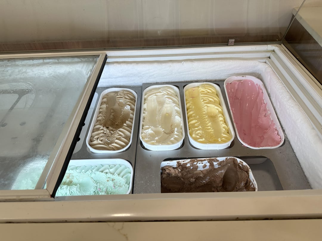 The pick it yourself ice cream at my hotel - Dining and Cooking
