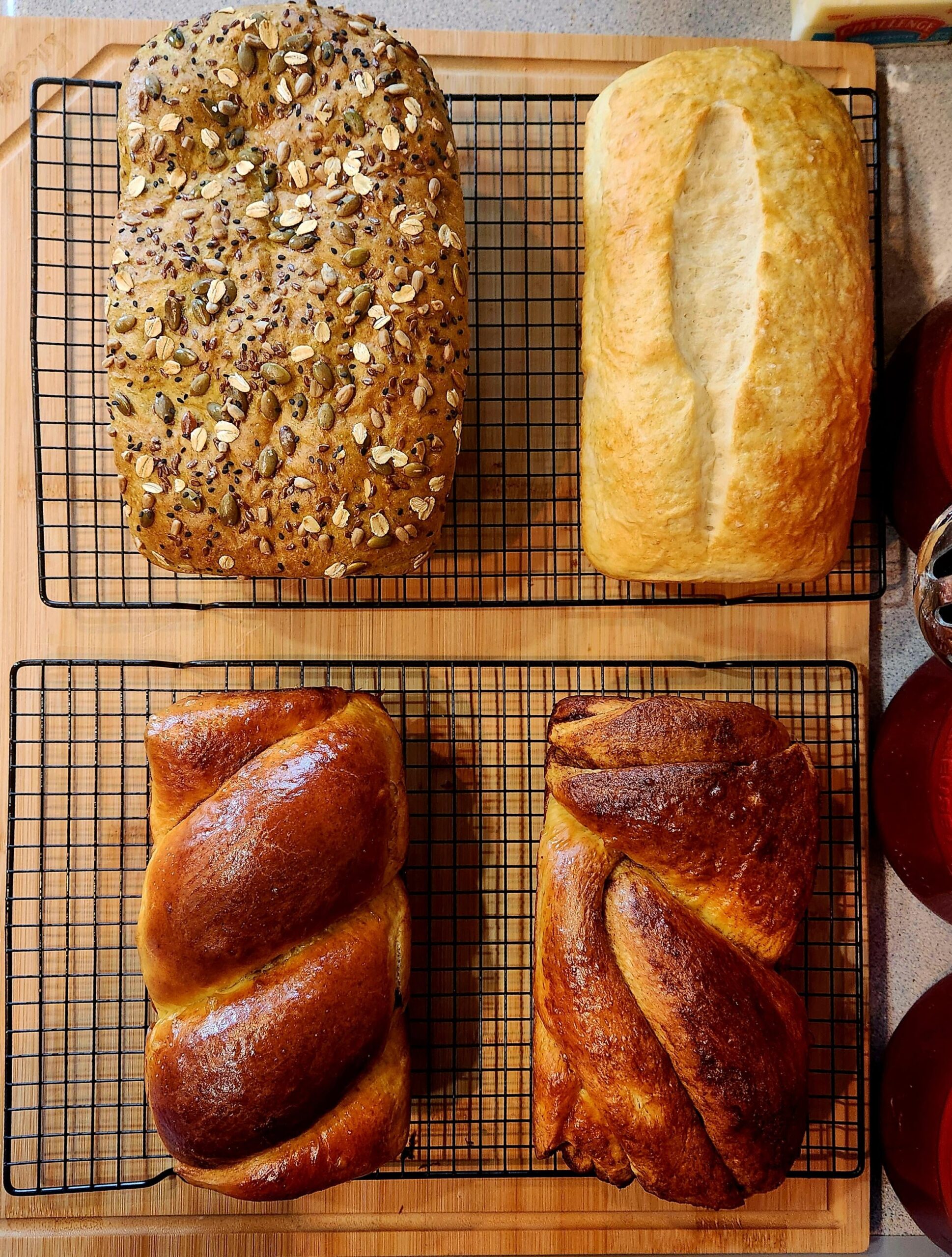 4 Loaves - Dining and Cooking