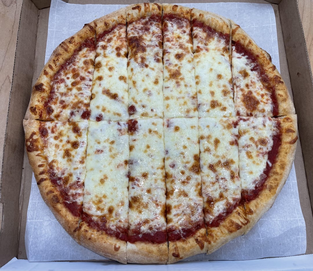 Still experimenting with Quad Cities Style Pizza. I'm likin' it...and ...