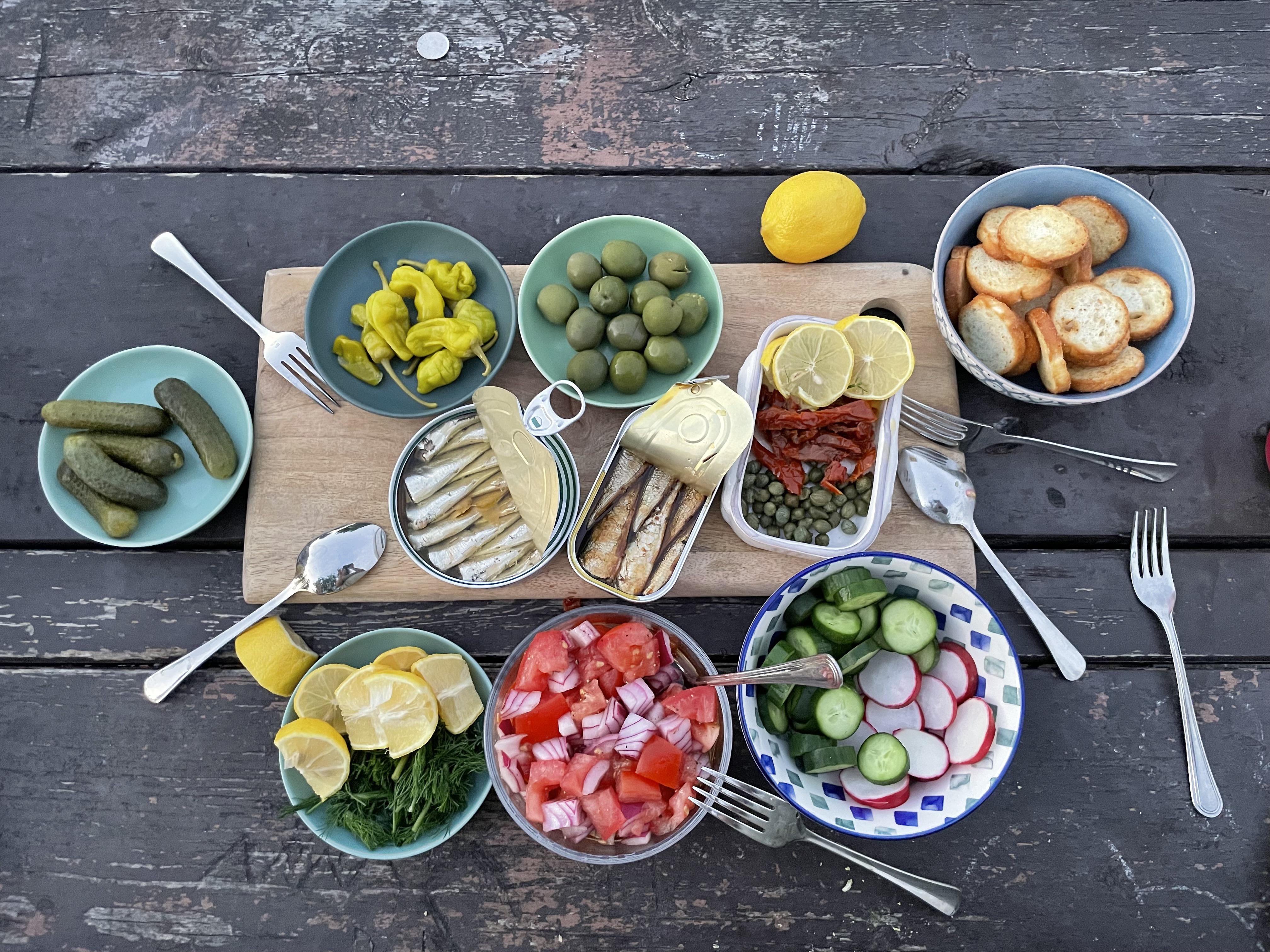 What is this tin fish board missing? - Dining and Cooking