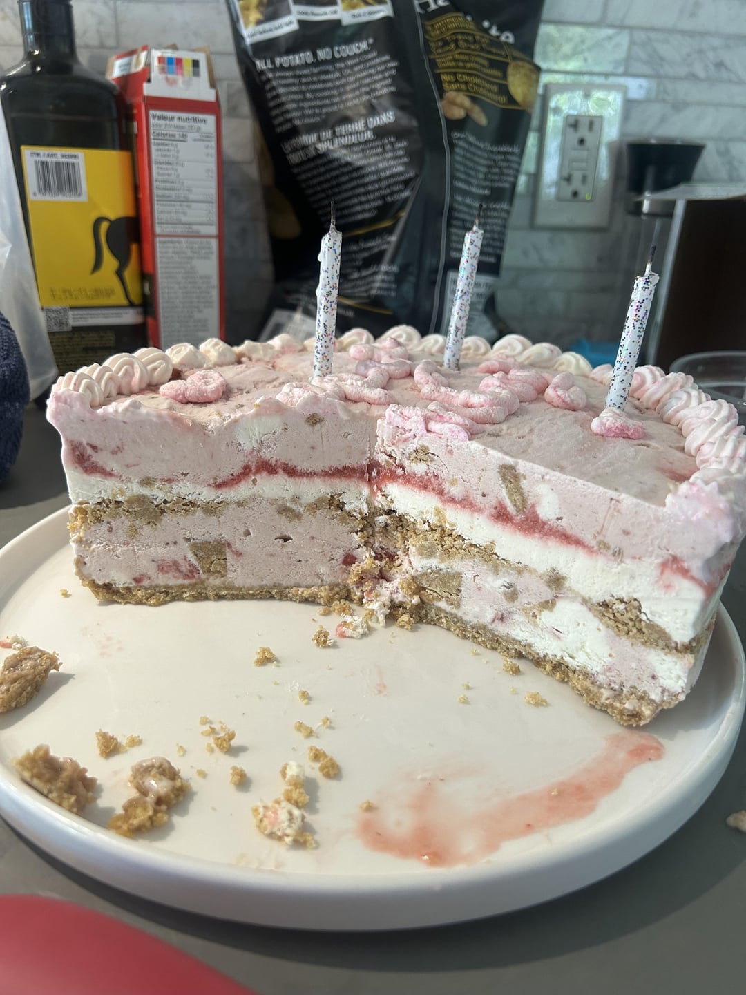 Cheesecake ice cream cake - Dining and Cooking