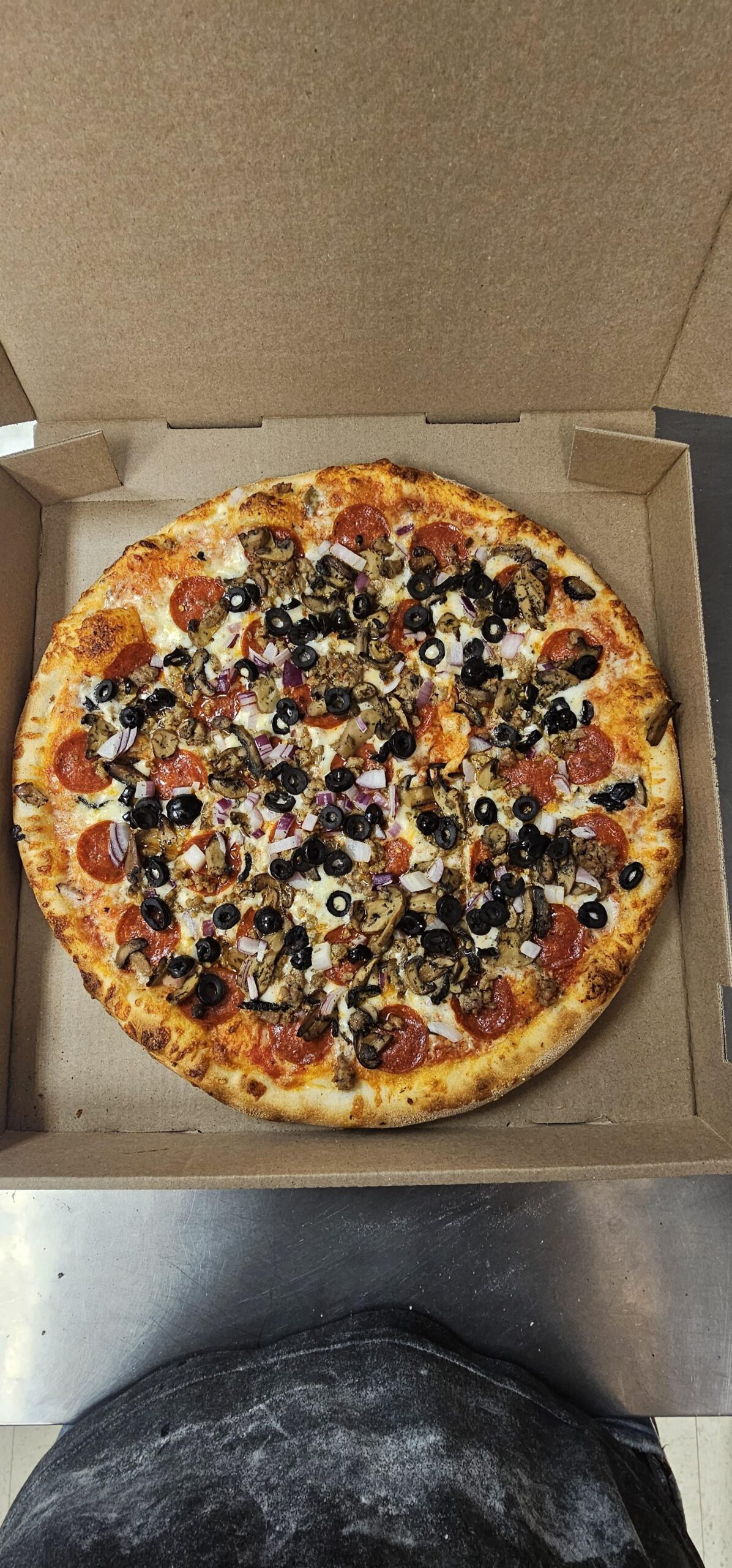 5 topping Supreme - Dining and Cooking