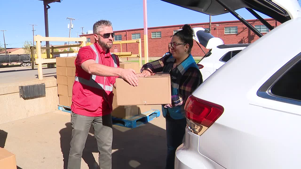 Tarrant Area Food Bank gets help from Amazon to deliver meals to ...