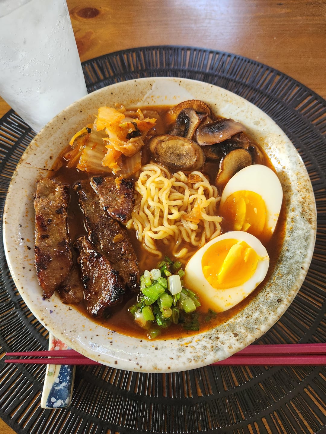 Shin Cup-Style Spicy 🌶🌶🌶Beef Ramyun 🍜 - Dining and Cooking