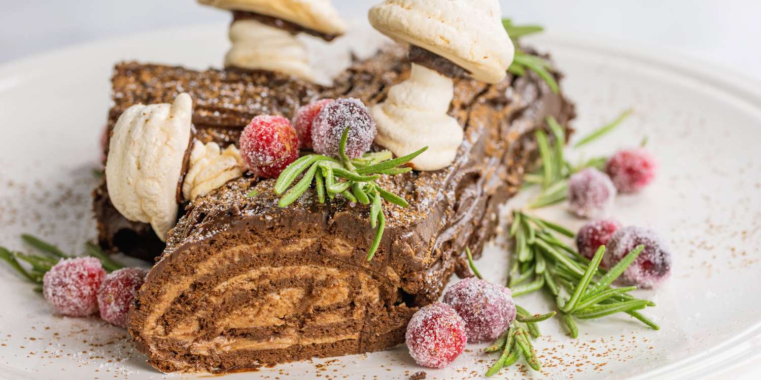 8 Yule Log Recipes That'll Make You Feel Like a Pro Holiday Baker ...