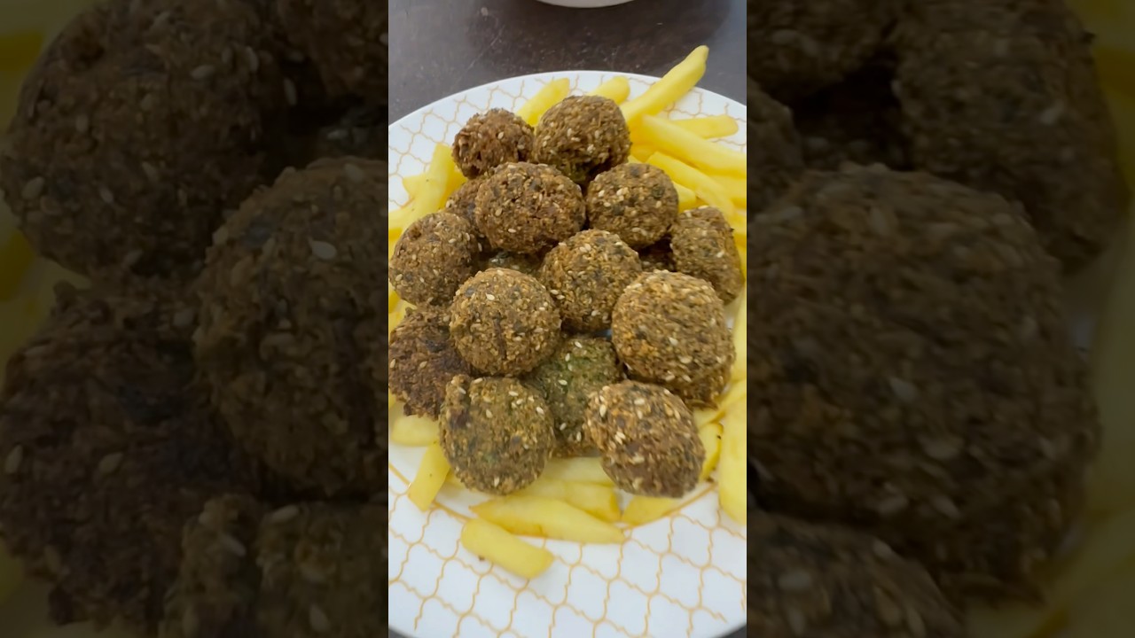 FALAFEL WITH HUMMUS & TAHINI SAUCE - Homemade Arabic Street Food ...