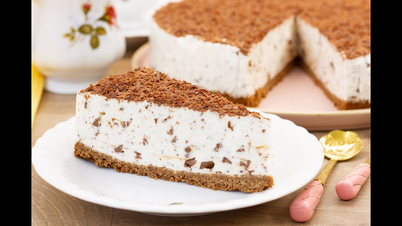 Stracciatella cheesecake with chocolate. This cheesecake is easy and quick to make. #cheesecake ...