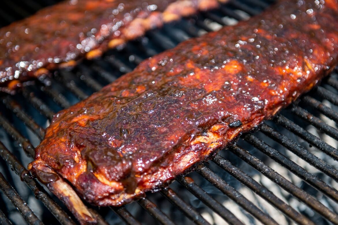 Local Eats: The Paisley Pig boasts fresh baby back ribs in Grand Haven ...