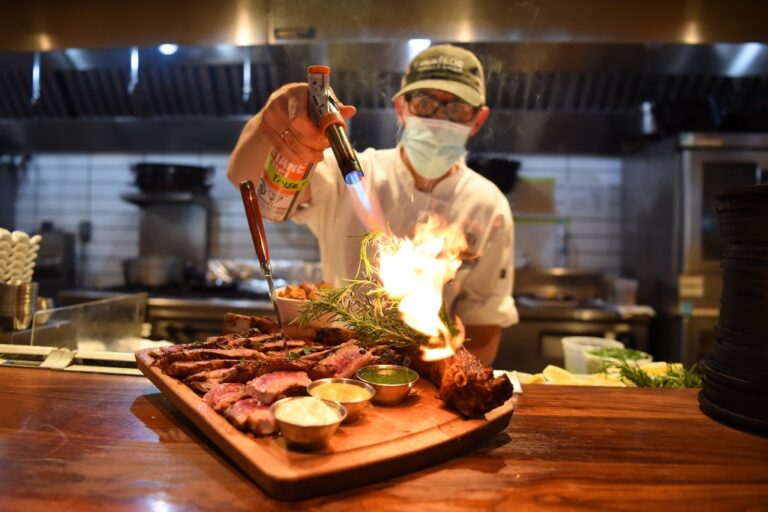 Restaurants, Food and Drink | Paella piracy? Lawsuit claims owners of ...