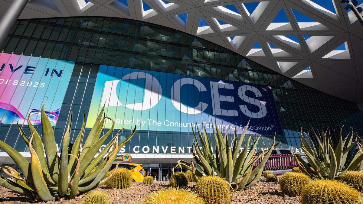 Every Delicious and Gross Thing Made by Tech That We Gobbled Up at CES ...