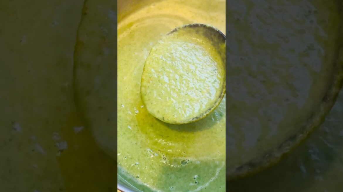 Delicious spinach crab bisque soup - Dining and Cooking