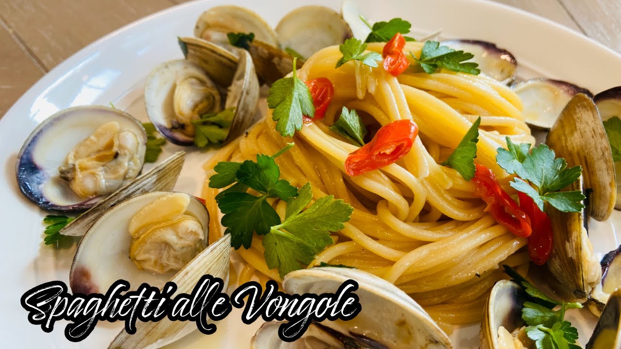 Spaghetti alle Vongole in 10 minutes – Classic Italian Clam Pasta ...