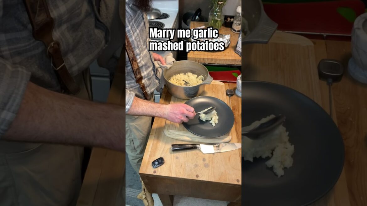 Marry me Garlic mashed Potatoes - Dining and Cooking