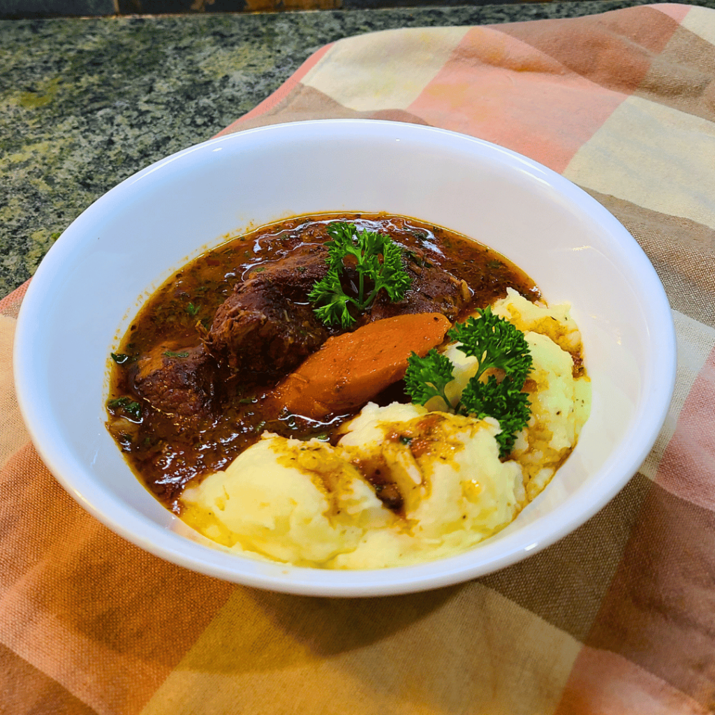 Daube Provencale - French stew with mashed potatoes - Dining and Cooking