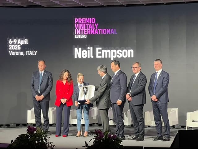 Neil Empson Posthumously Receives the ‘Vinitaly International Award’ at ...