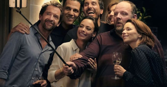 Netflixable? French dinner guests play “Truth or Dare” with each other ...