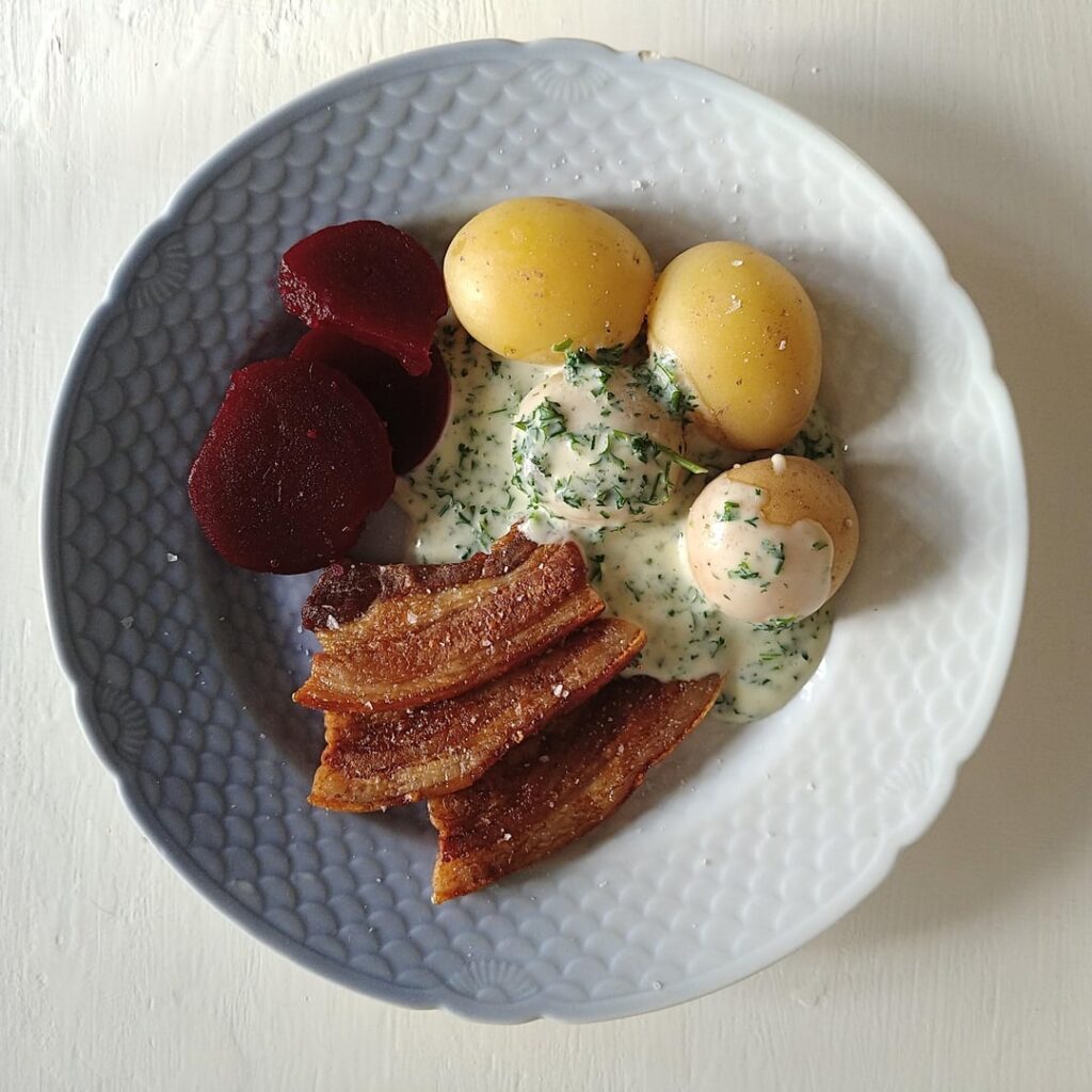 My gf made "Stegt flæsk med persillesovs", the national dish of Denmark ...