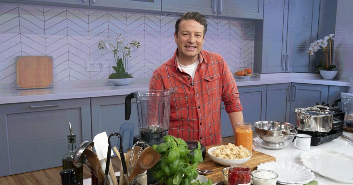 Jamie Oliver sparks fury as he adds 1 unusual ingredient to beloved ...