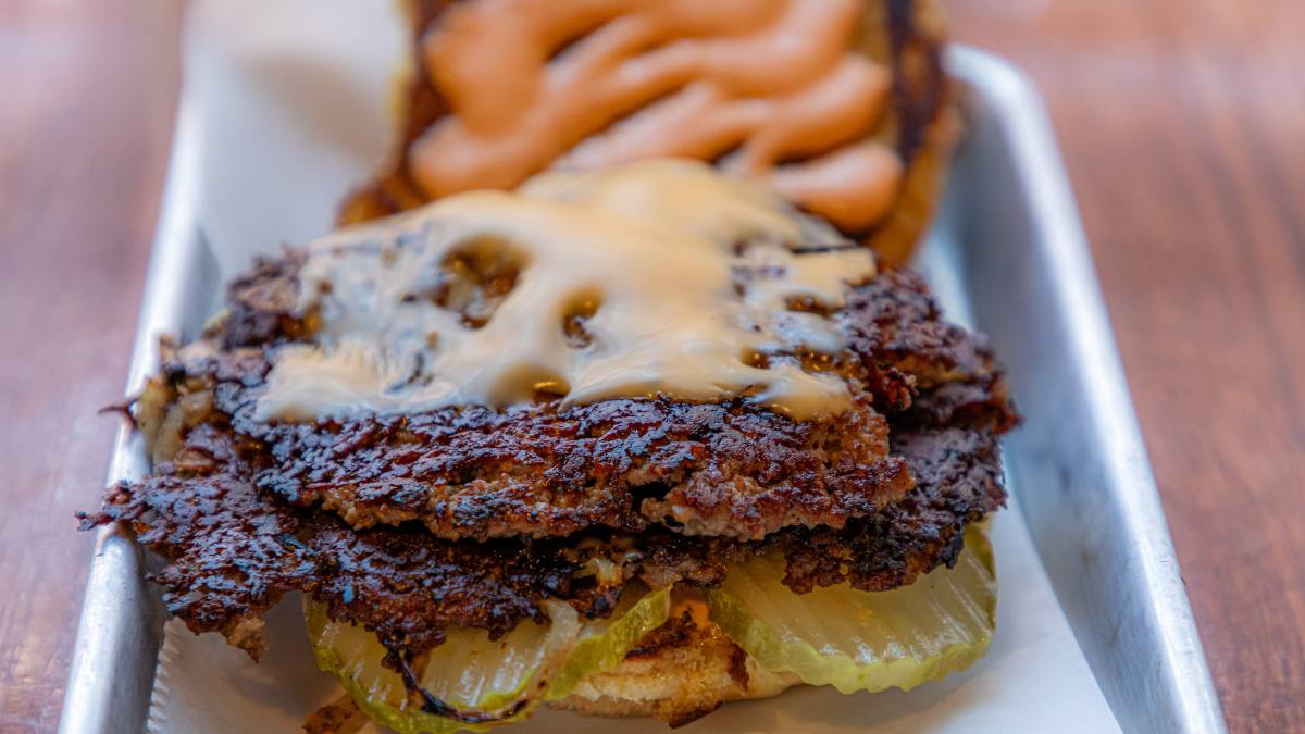 Mauricio Scott Burger Recipe Loved by Alex Drummond - Dining and Cooking