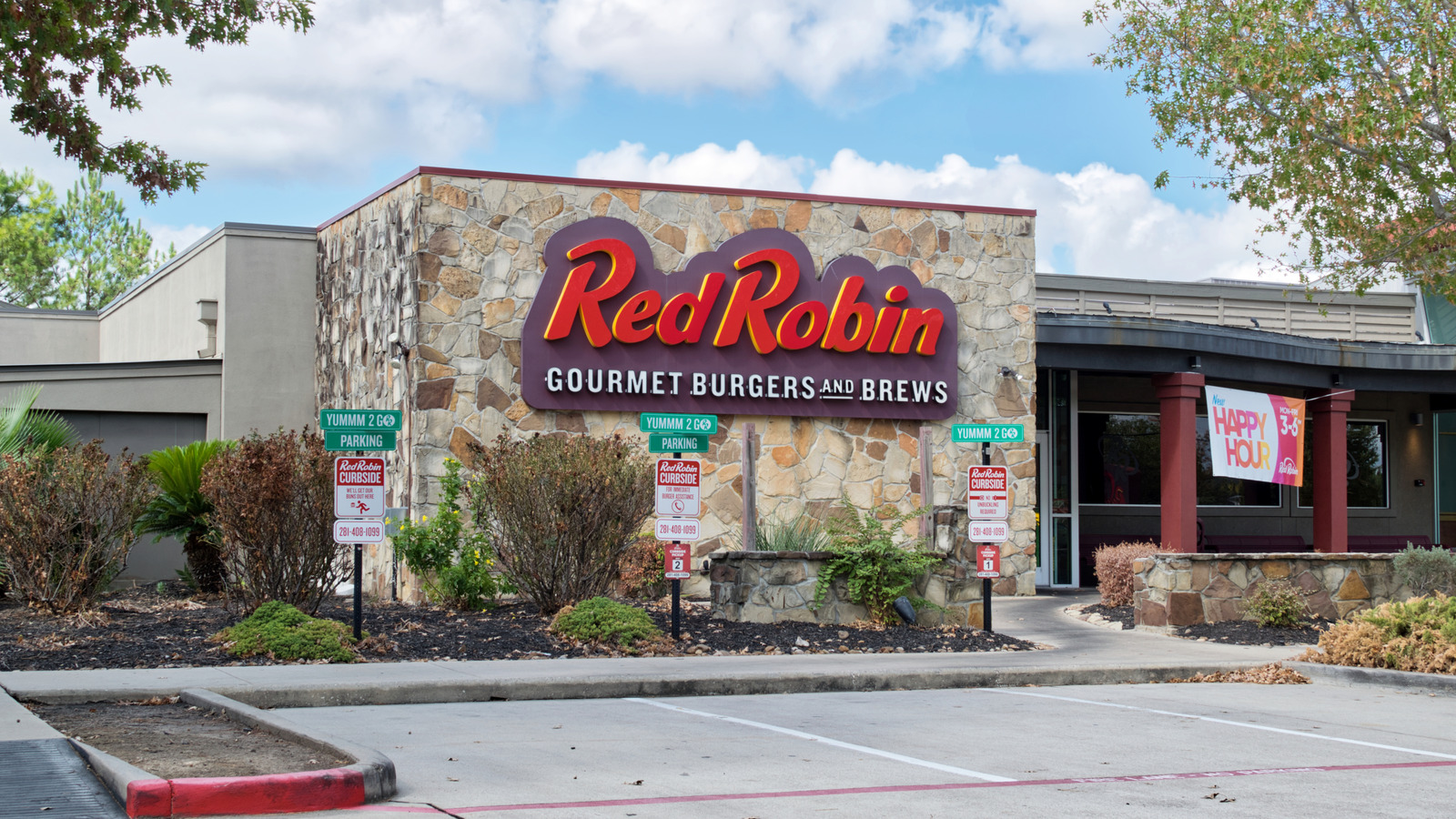 The Absolute Best Dessert At Red Robin Is Worth Saving Room For ...