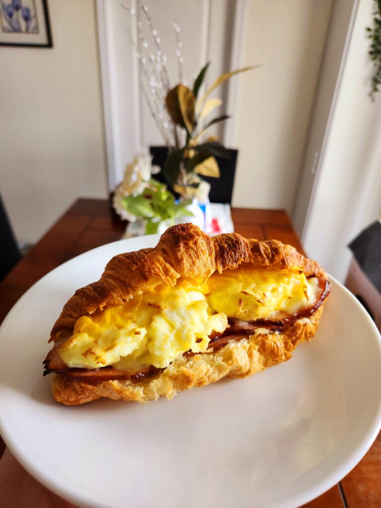 [Homemade] Breakfast Croissant Sandwich - Dining and Cooking