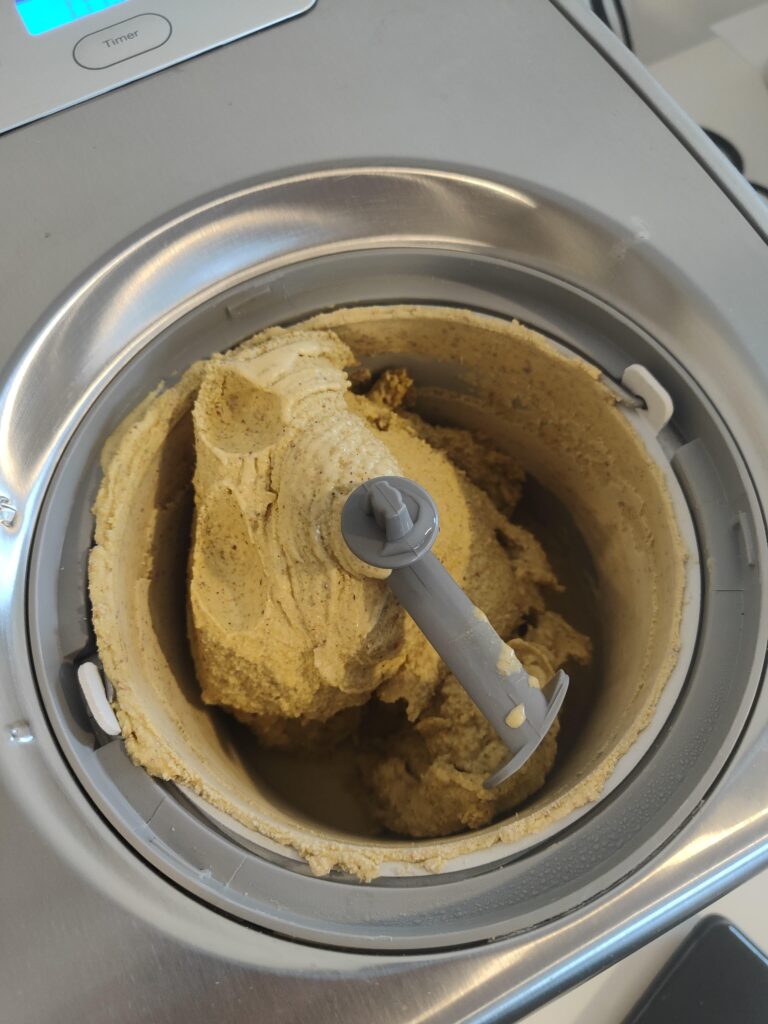 Raw buffalo milk pistachio ice cream - Dining and Cooking