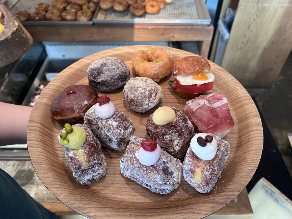 [I ate] Sweet & Savory Pastries and Filled Donuts in Japan~! - Dining ...
