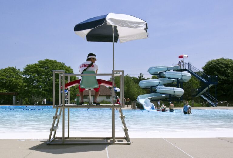 Iconic Italian restaurant chain swaps pool noodles for pasta noodles in ...