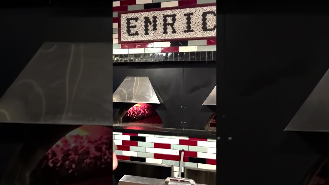 There Are 2 Types Of Coal Fired Pizza: John's Of Bleecker Type And The ...