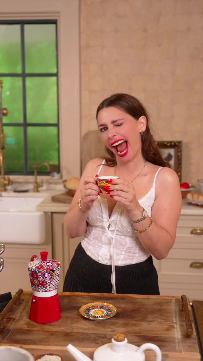 This Italian Woman Expressively Explains Why It’s Inappropriate To Have ...