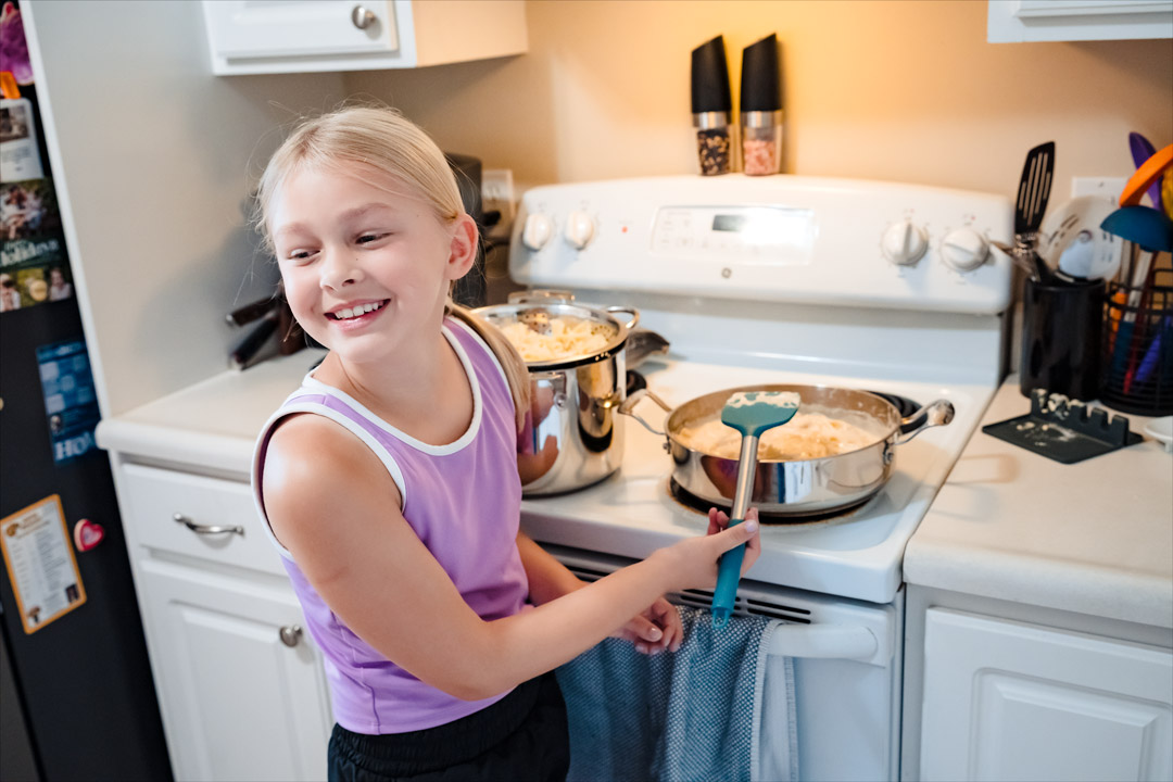 Fricken Chicken Alfredo with Ella - Dining and Cooking