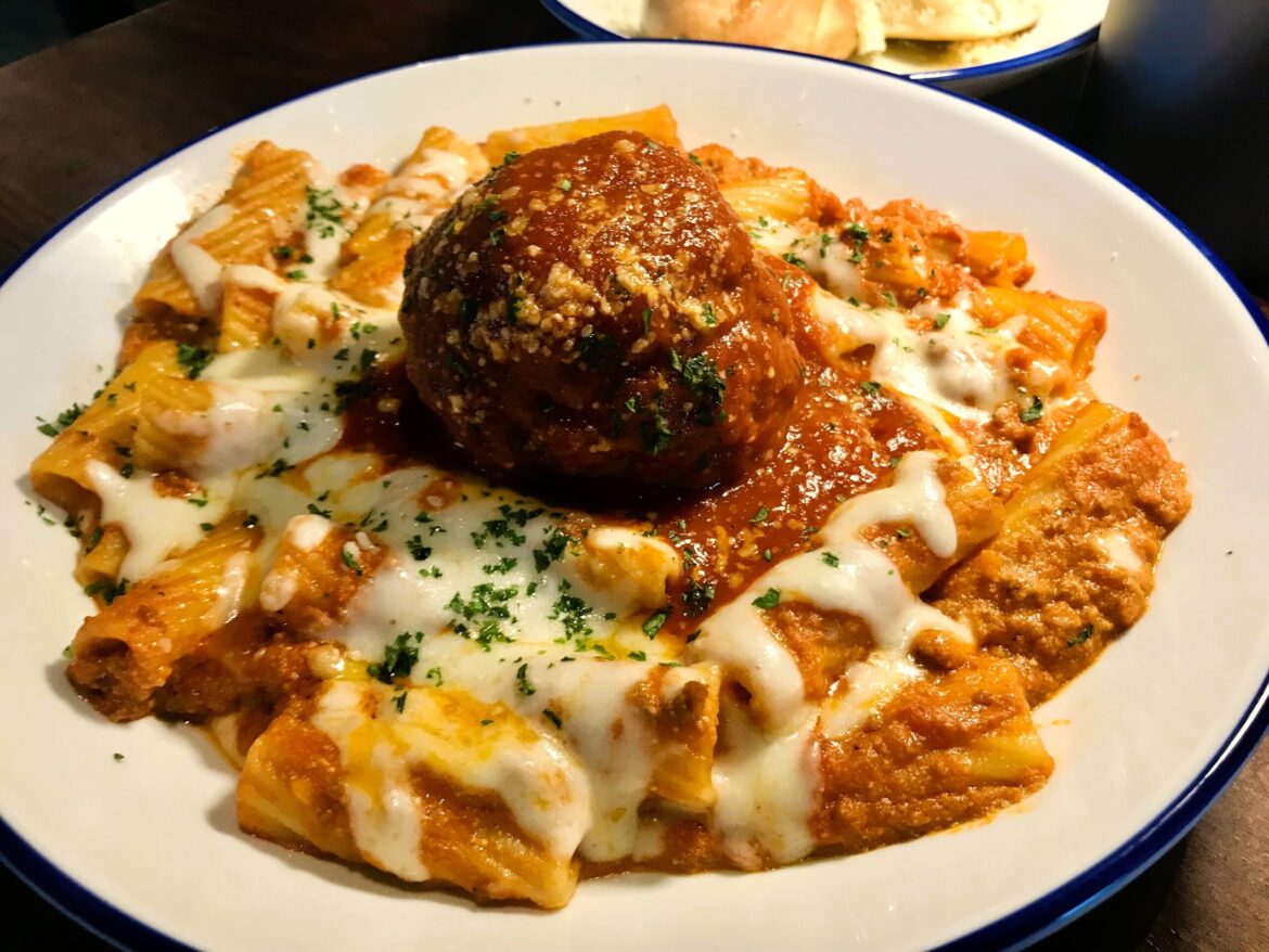 Two Meatballs in the Kitchen debuts in North Naples - Dining and Cooking