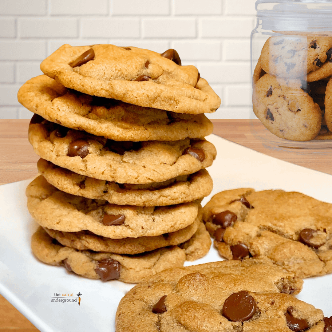 Vegan Chocolate Chip Cookies 🍪 chewy & crispy with a buttery ...