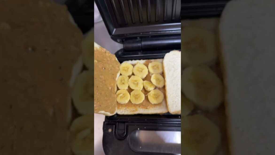 Merienda! Banana Peanut Butter Sandwich - Dining and Cooking