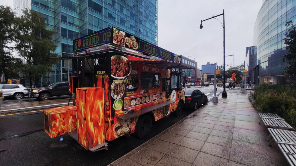 Om Wok food truck in LIC - Dining and Cooking