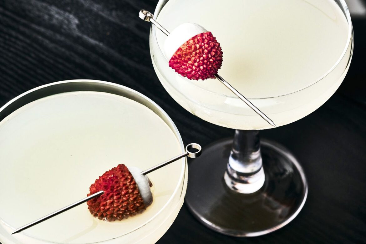 Lychee Martini Cocktail Recipe - Dining and Cooking