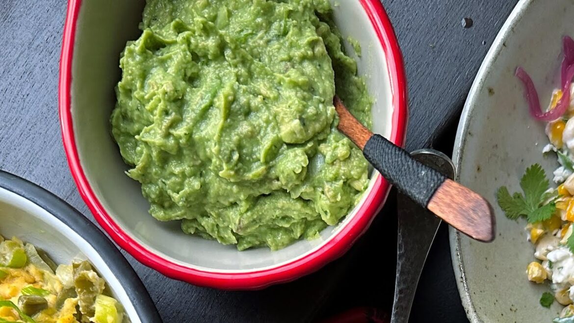 How to Make Great Guacamole - Dining and Cooking