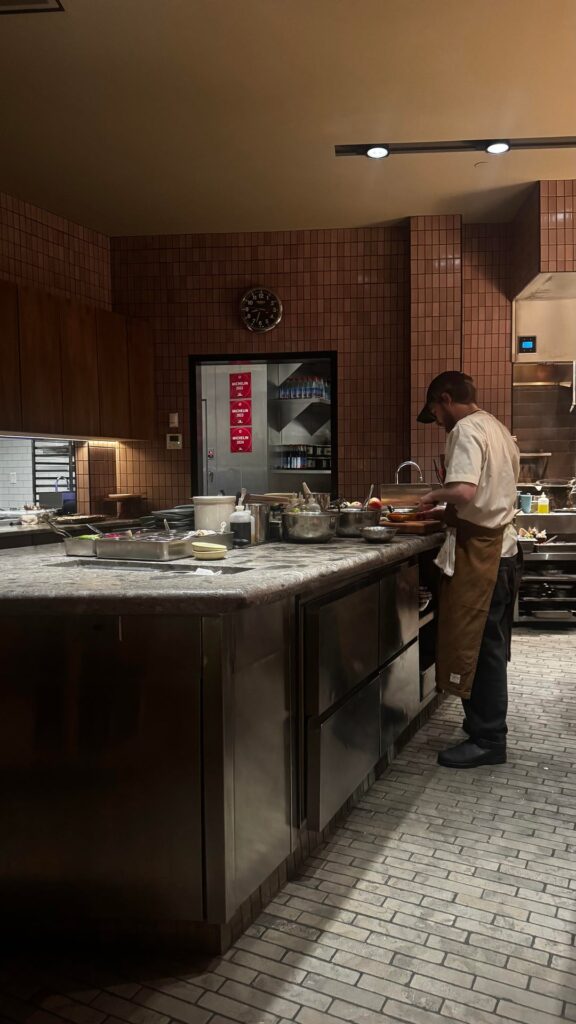 Albi - Hearth Table (*) - Dining and Cooking