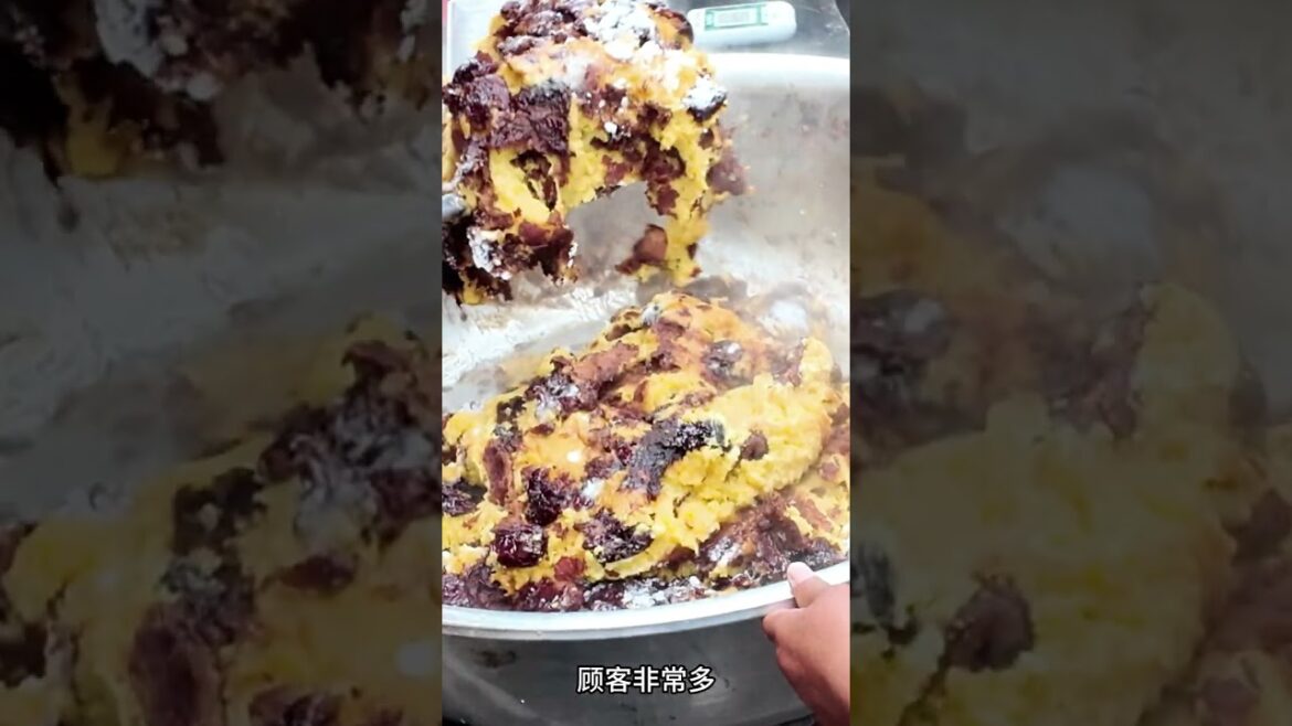 This glutinous yellow rice and date cake is the sweetest New Year ...