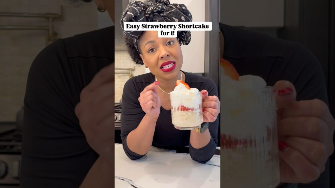 This Strawberry Shortcake is easy and delicious! #cake #easyrecipe ...